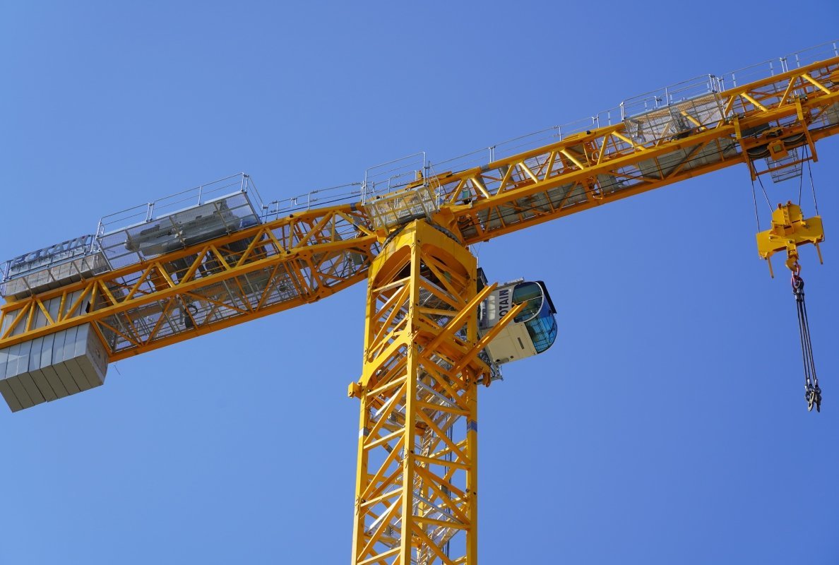 Manitowoc in China launches largest Potain topless tower crane – the ...